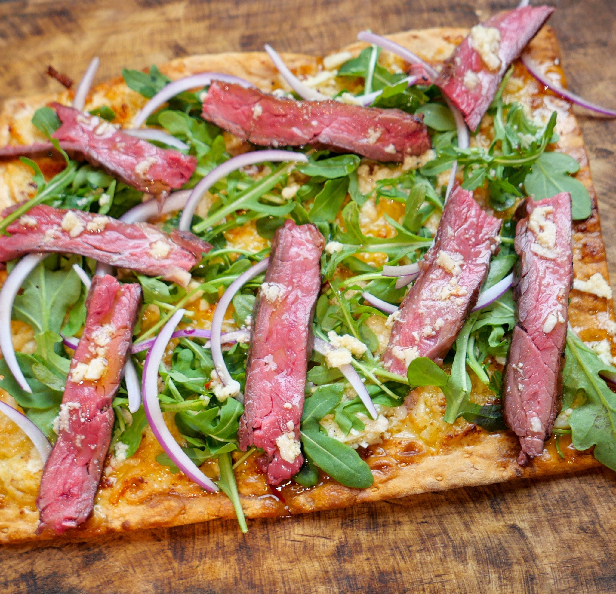 Steak and Arugula Flatbread With Parmesan Pecorino and Lemon Sauce ...